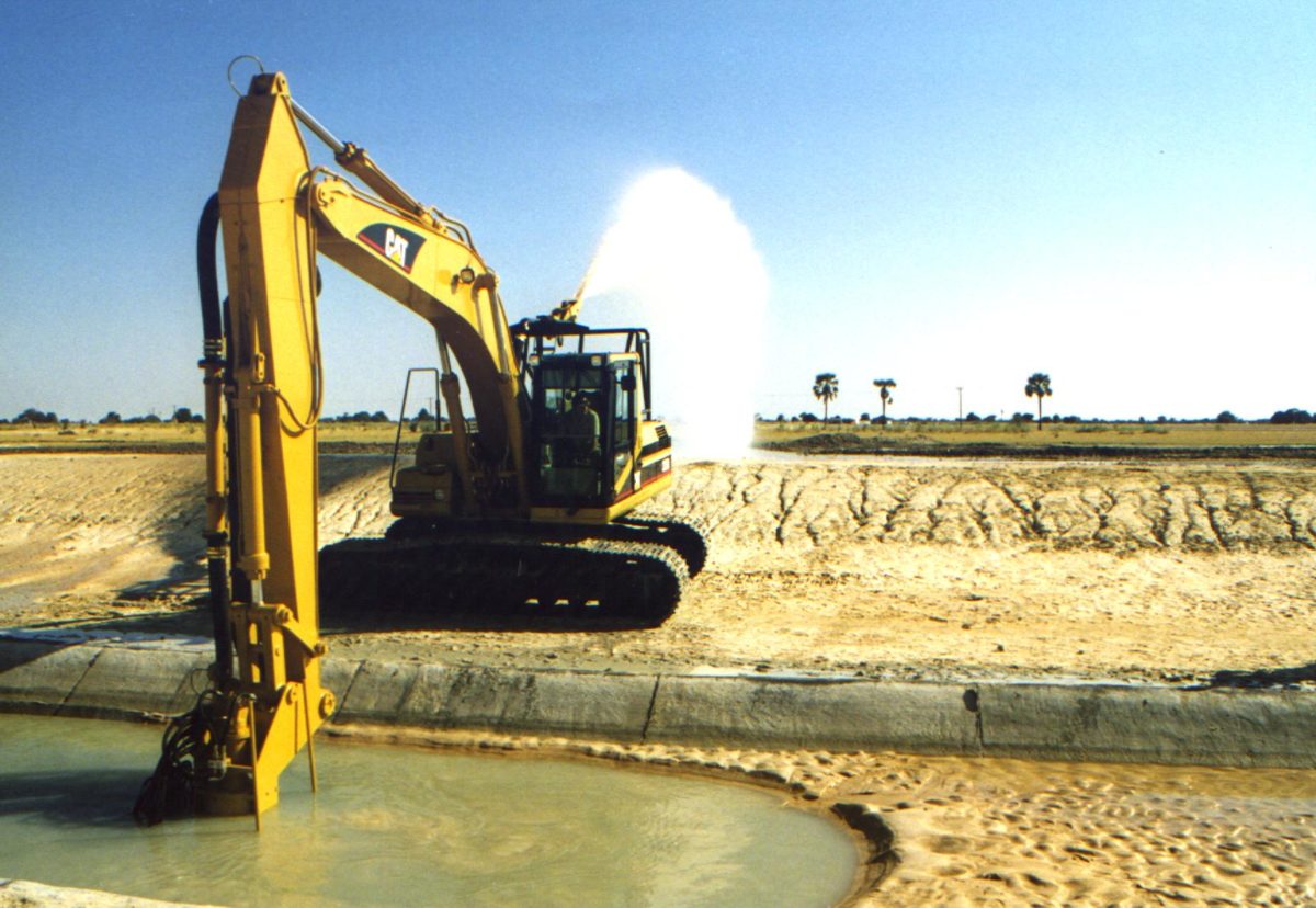 FLOATING BULLDOZER - DE Klop BV | De Hollandsche IJssel